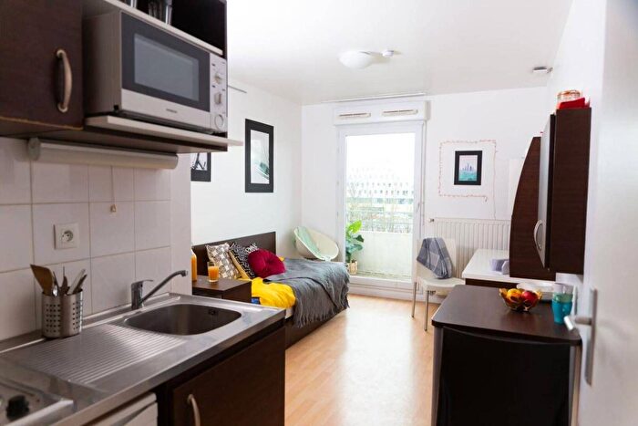 Descartes, Champs-sur-Marne - Appartement 1 pièce à louer