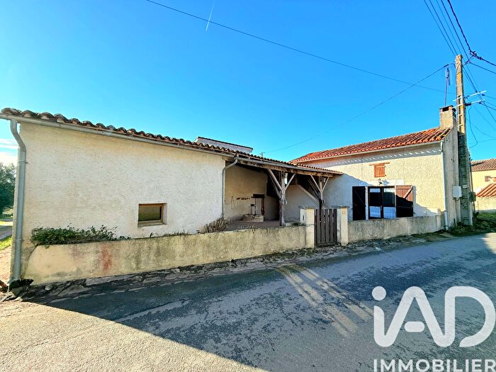 Maison à vendre - Availles-Limouzine - 4 pièces - 2 chambres