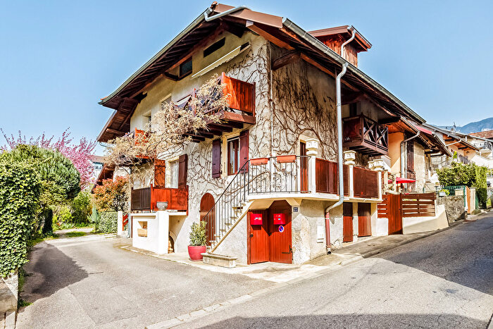Maison à vendre - Aix-les-Bains, Est - 7 pièces - 4 chambres