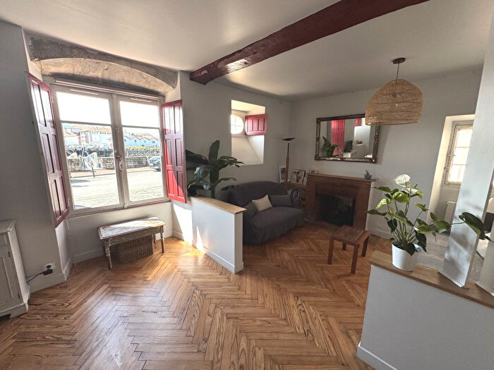 Appartement à vendre - Saint-Jean-de-Luz, Centre-ville - 3 pièces - 2 chambres