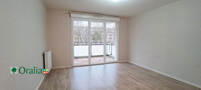 Appartement à louer - Ateliers SNCF, Chenôve - 3 pièces - 2 chambres