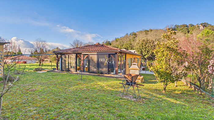 Maison à vendre - Salavas - 6 pièces - 4 chambres