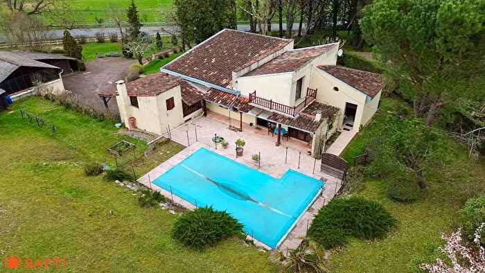 Maison à vendre - Villeneuve-sur-Lot, Saint-Etienne - 6 pièces - 4 chambres