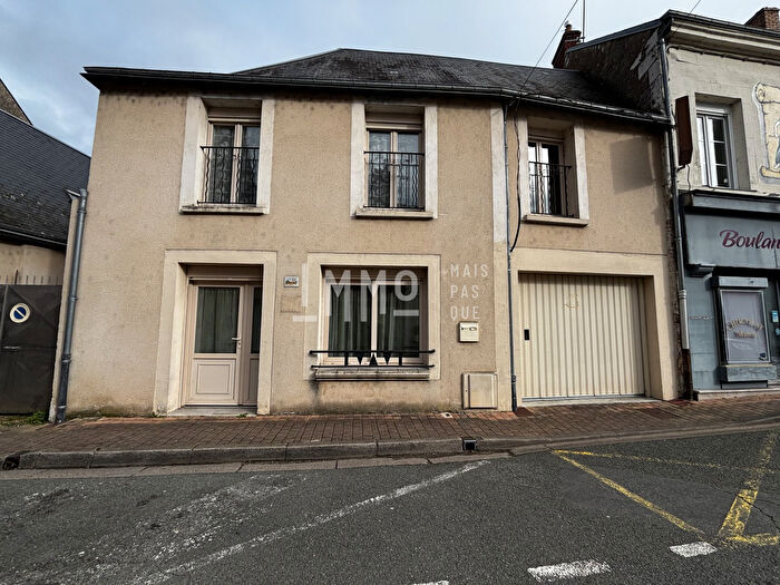 Maison à vendre - Château-du-Loir - 8 pièces - 3 chambres