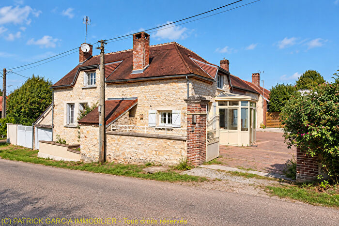 Poilly-sur-Tholon : Maison 4 pièces à vendre