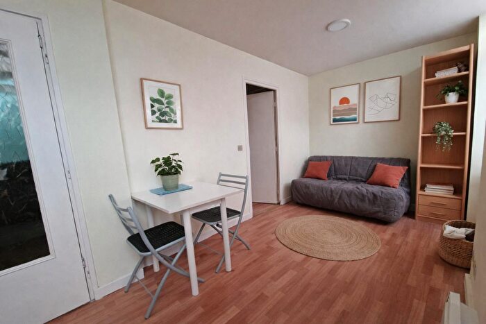 Appartement à louer - Beaurepaire - 2 pièces - 1 chambre