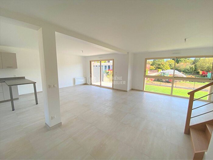 Maison à louer - Sud, Le Mesnil-le-Roi - 5 pièces - 4 chambres