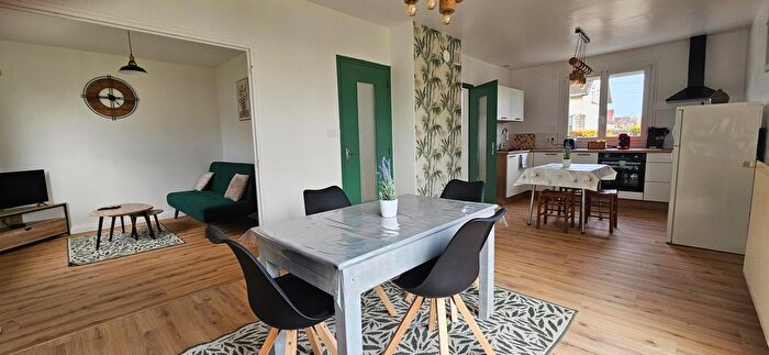 Maison 5 pièces à Saint-Parres-aux-Tertres, à louer