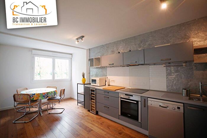 Appartement à louer - Ouest, Ferney-Voltaire - 3 pièces - 2 chambres