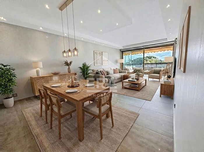 Appartement à vendre - Antibes, Juan-les-Pins, Le Cap - 4 pièces - 3 chambres