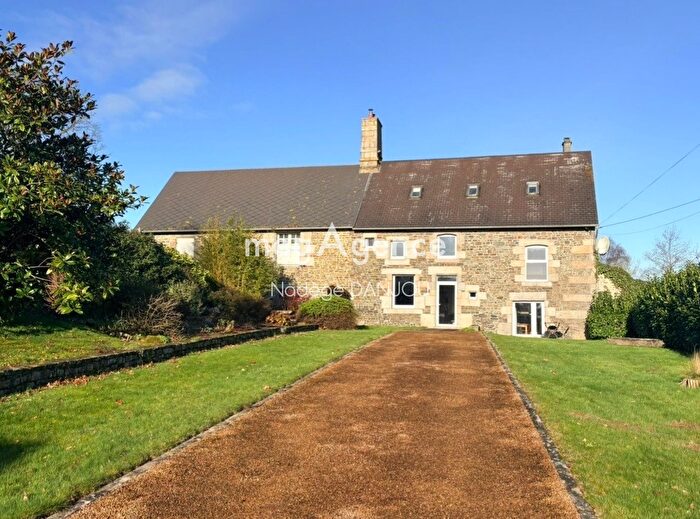 Maison à vendre - Vire, Centre-ville, Gare - 7 pièces - 5 chambres