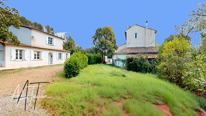 Maison à vendre - Lorgues - 10 pièces - 7 chambres