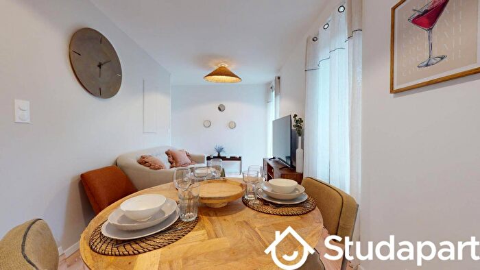 Appartement à louer - Dufau-Tourasse, Pau - 1 pièce - 2 chambres