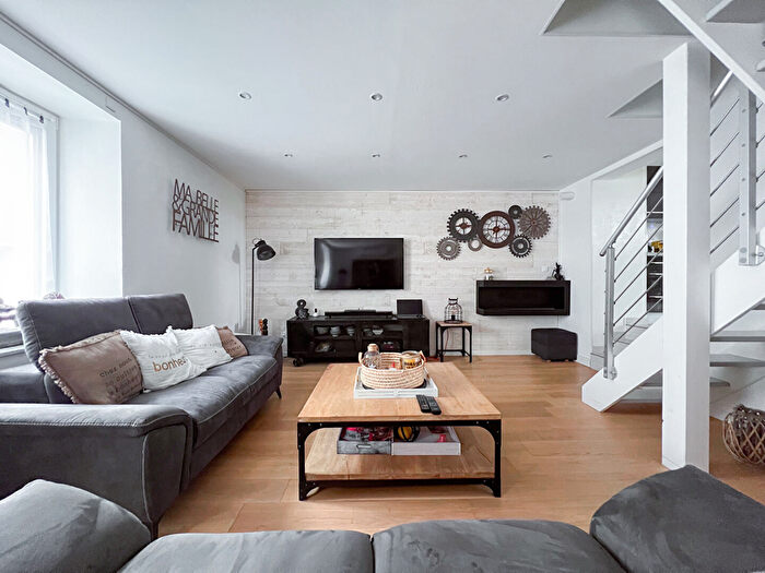 Maison à vendre - Trélazé - 8 pièces - 4 chambres