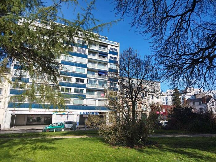 Appartement à louer - Bannier-Coligny, Orléans - 4 pièces - 2 chambres