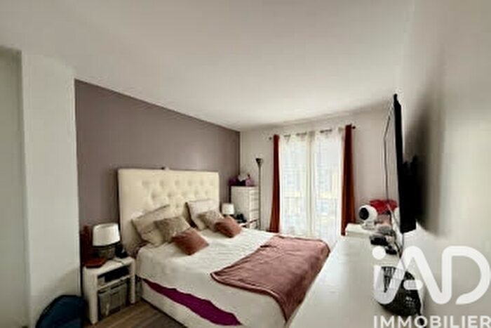 Maison à vendre - Savigny-le-Temple, Plessis la Forêt - 6 pièces - 5 chambres