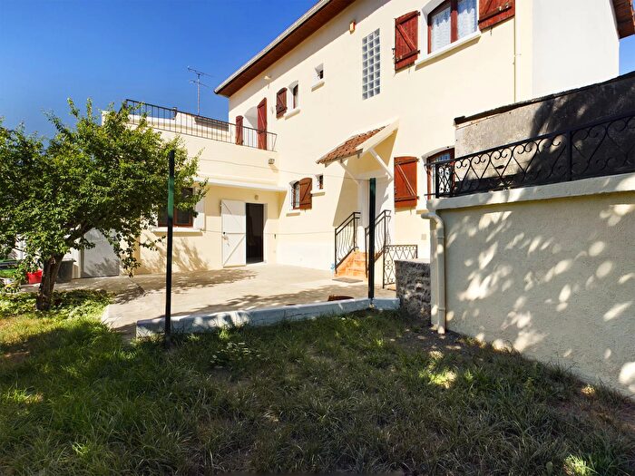 Maison à vendre - Vitry-sur-Seine, Gare, Jean-Jaurès - 5 pièces - 3 chambres