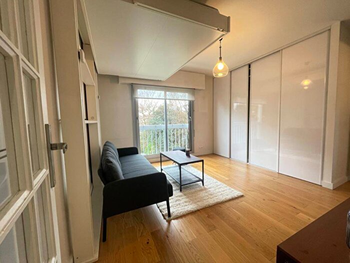 Appartement à louer - Beauté Baltard-Sous Préfecture, Nogent-sur-Marne - 1 pièce