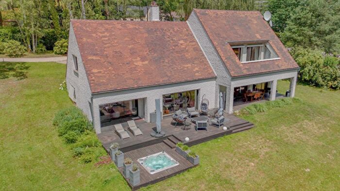 Maison 7 pièces à Dourdan, à vendre
