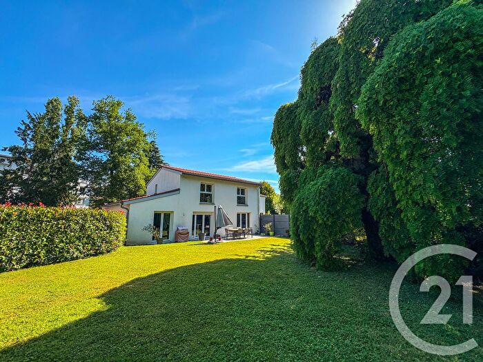 Maison 5 pièces à vendre à Limas