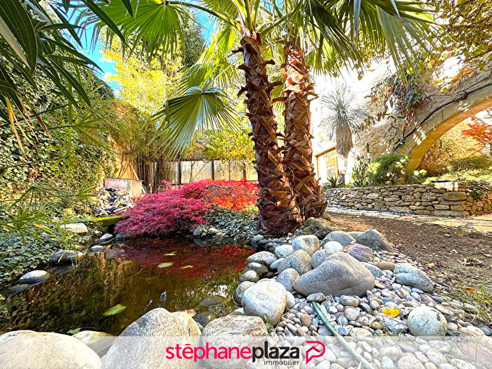 Maison à vendre - Bagnols-sur-Cèze, Centre-ville - 10 pièces - 7 chambres