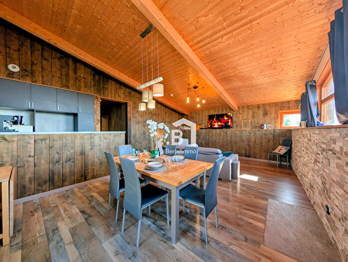 Maison à vendre - Ambérieu-en-Bugey, Centre-ville - 11 pièces - 4 chambres