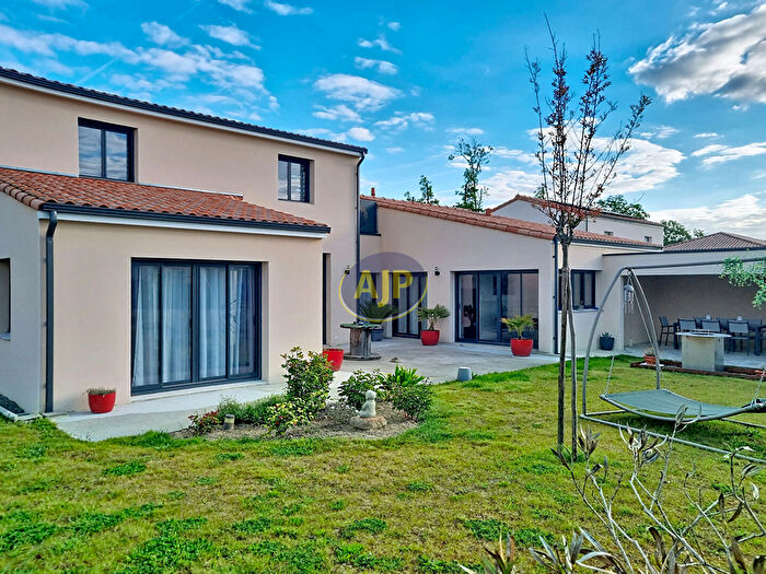 Maison à vendre - Basse-Goulaine - 8 pièces - 5 chambres