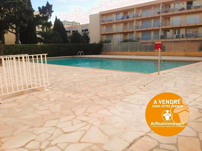 Appartement à vendre - Le Lavandou, Centre-ville, Plage du Lavandou, Pointe Pilon - 3 pièces - 2 chambres