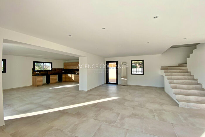 Maison à louer - La Ciotat - 4 pièces - 3 chambres