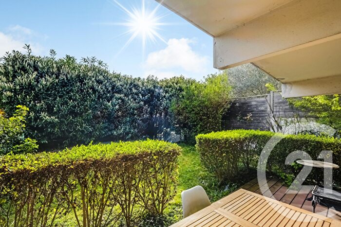 Appartement à vendre - Suresnes, Plateau Ouest - 4 pièces - 2 chambres