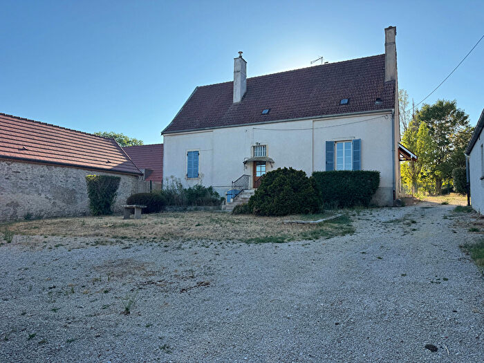 Maison 5 pièces à Spoy, à louer