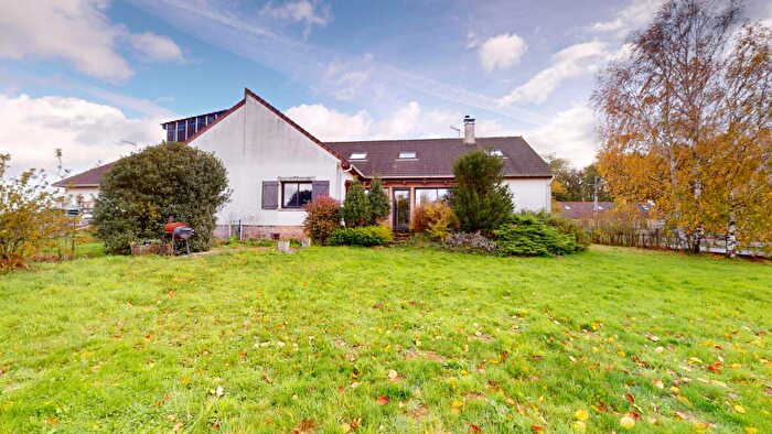 Maison à vendre - Jouy-le-Châtel - 8 pièces - 6 chambres