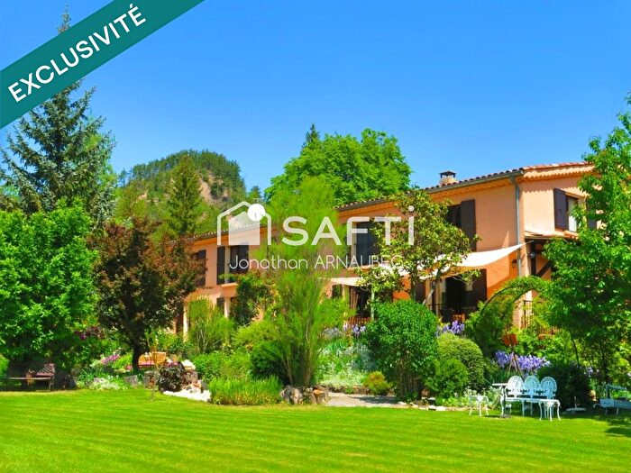Maison 11 pièces à vendre - La Motte-du-Caire