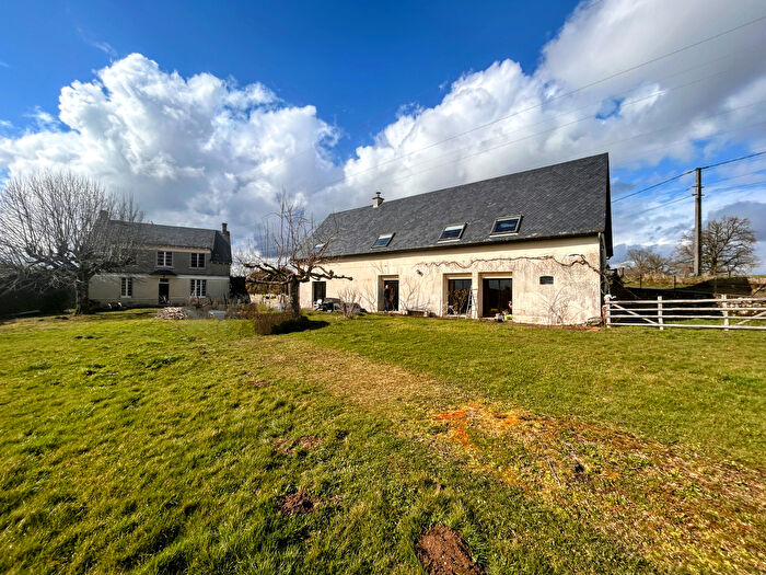 Maison à vendre - Sarroux - 7 pièces - 6 chambres