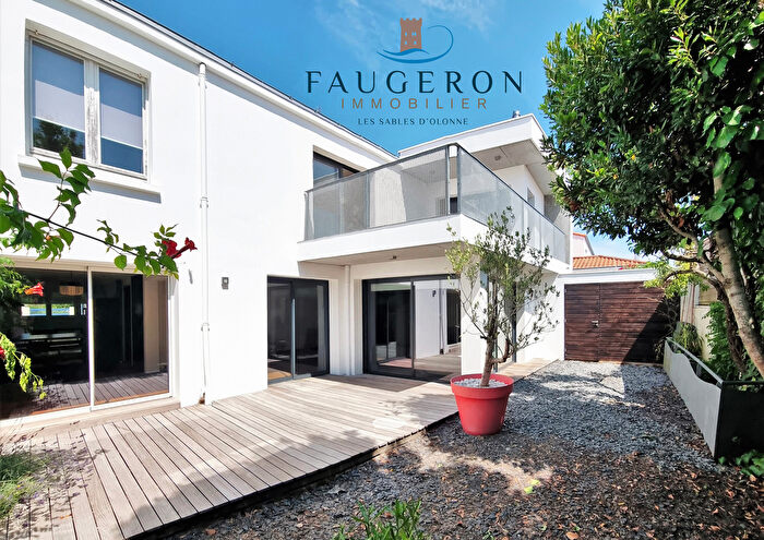 Maison à vendre - Les Sables-dOlonne, Les Roses, Route du Château dOlonne - 7 pièces - 4 chambres