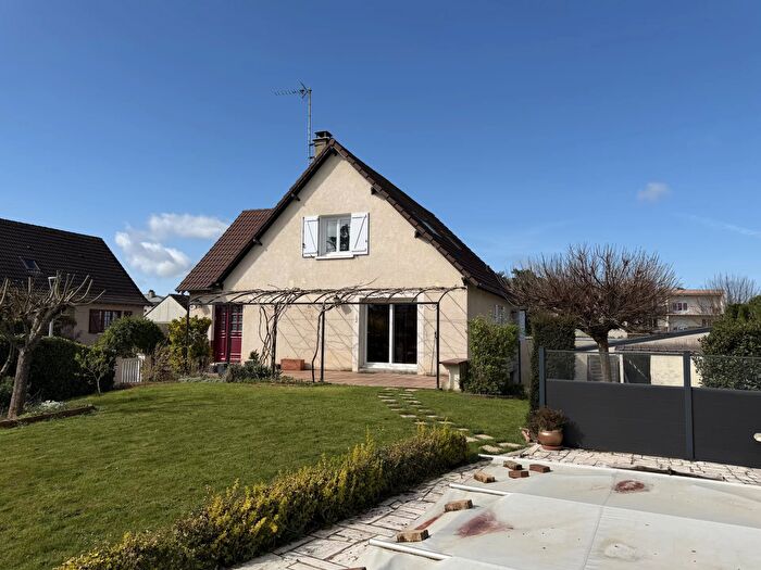 Maison à vendre - Saint-Georges-sur-Baulche - 5 pièces - 4 chambres