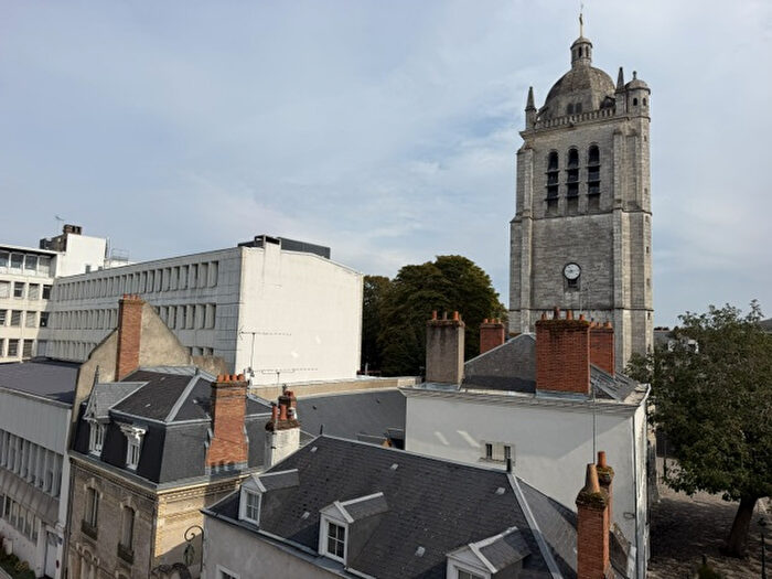 Appartement 5 pièces à vendre à Orléans, Carmes
