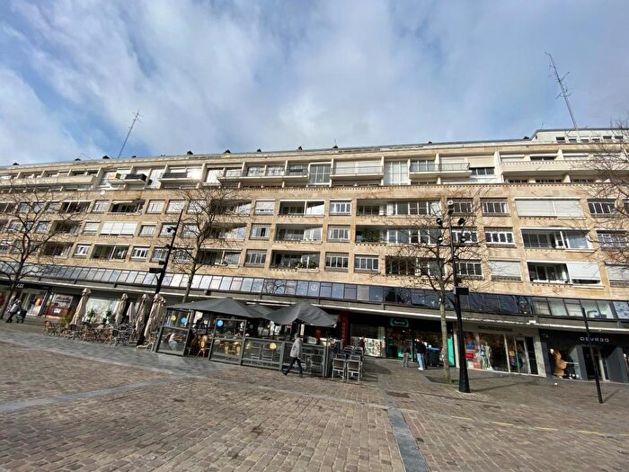 Appartement à vendre - Valenciennes - 4 pièces - 2 chambres