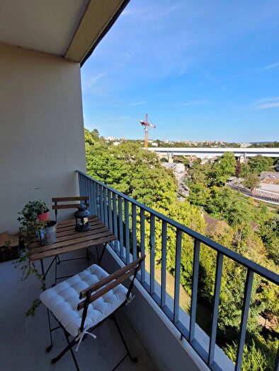 Appartement à louer - Hennemont, Saint-Germain-en-Laye - 3 pièces - 2 chambres