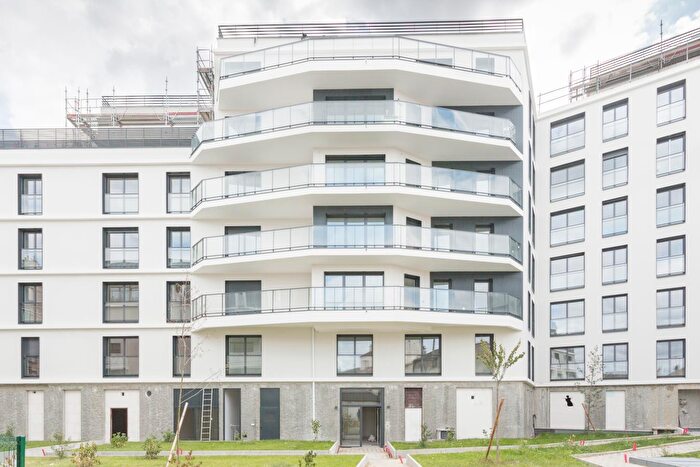 Appartement à louer - Aubervilliers, Landy-Plaine, Marcreus, Pressensé - 4 pièces - 3 chambres