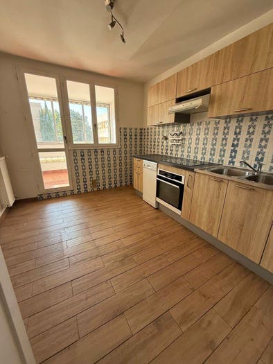 Pont de l'Arc, Aix-en-Provence : Appartement 4 pièces à louer