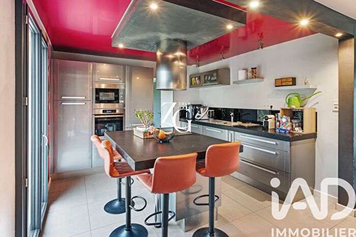 Maison à vendre - Saint-Étienne-de-Montluc - 5 pièces - 3 chambres