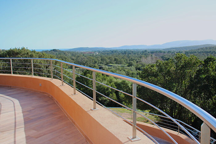 Maison à vendre - Lecci - 7 pièces - 7 chambres