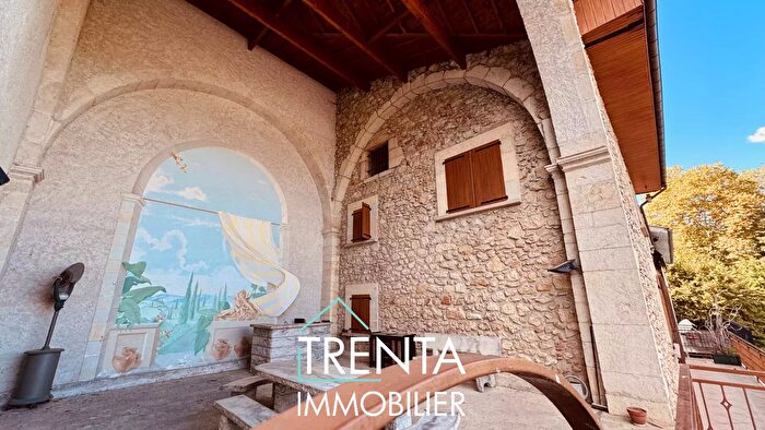 Maison à vendre - Tullins - 8 pièces - 3 chambres