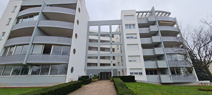 Décines-Charpieu, Berthaudière : Appartement 3 pièces à vendre