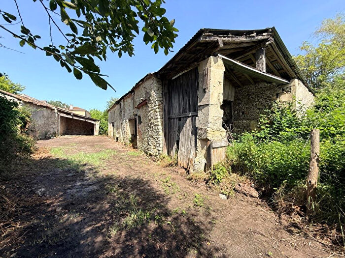 Saint-Christoly-de-Blaye : Maison 4 pièces à vendre