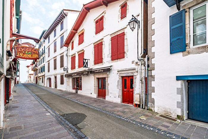 Appartement 3 pièces à Saint-Jean-de-Luz, Centre-ville, à vendre