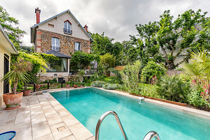 Maison à louer - Croissy-sur-Seine - 8 pièces - 4 chambres