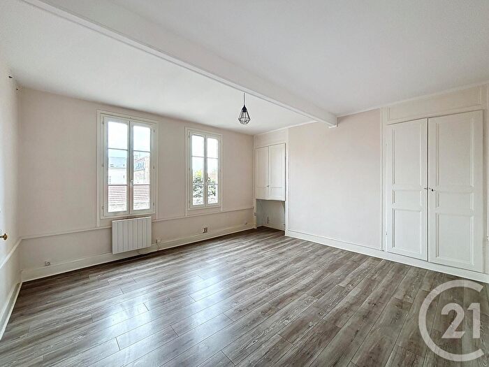 Appartement à louer - Sainte-Savine - 2 pièces - 1 chambre