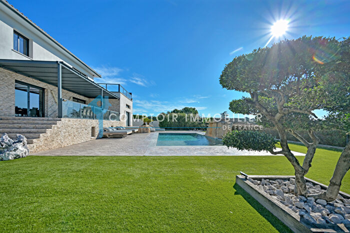 Maison à vendre - Saint-Siffret - 8 pièces - 4 chambres